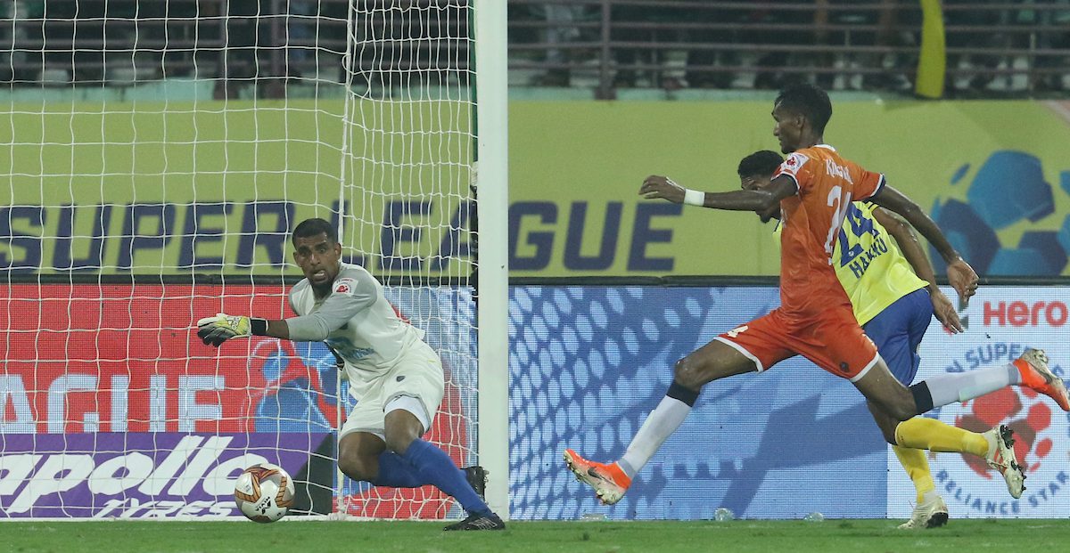 Lenny Rodrigues injury time goal rescues a point for 10 man Goa against ...