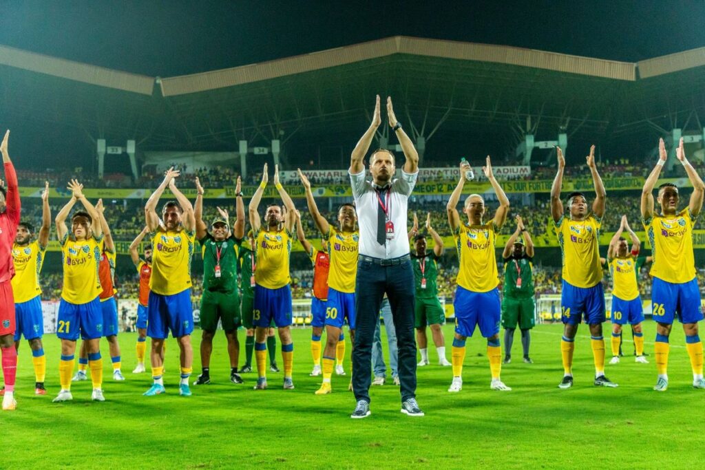 ivan-vukomanovic-with-the-kbfc-players-appreciating-the-crowd-support ...